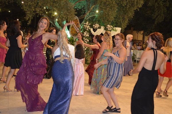 Akhan Ve Mernekli Ailelerin Mutlu Günü - Bodrum'da Bir Gün